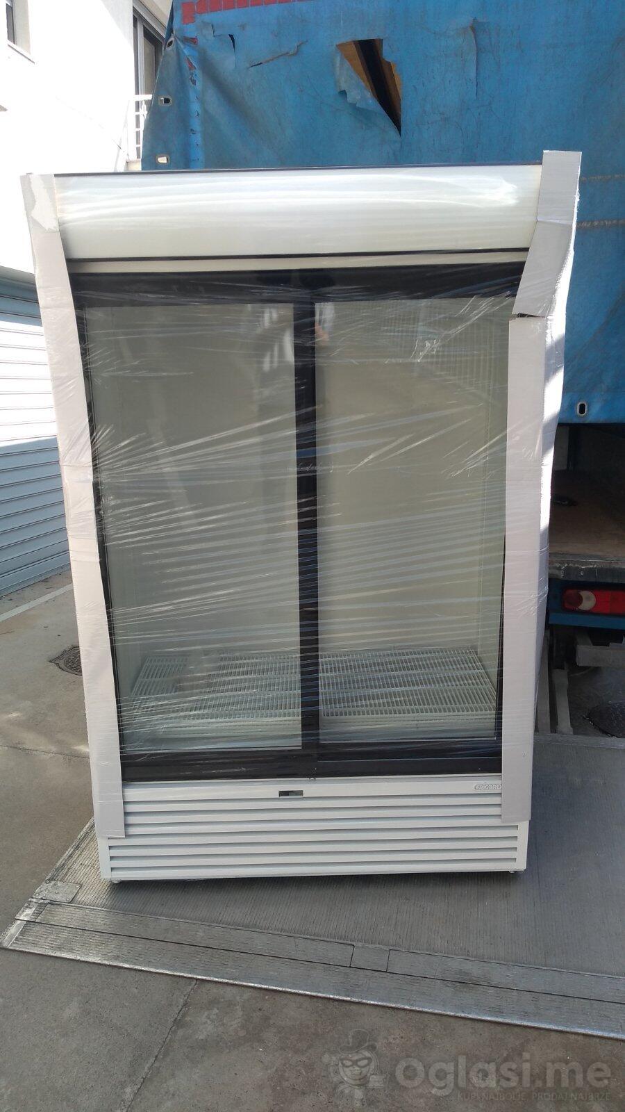 KUPUJEM DUPLE VITRINE VISE KOMADA KAO SA SLIKE - Cijena 123 € - Crna ...