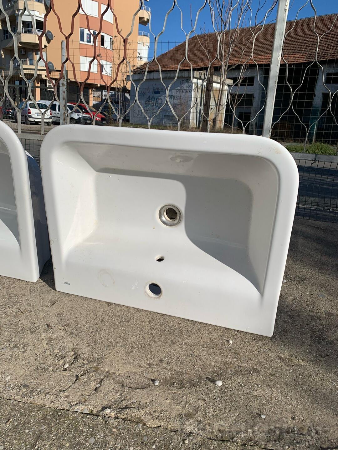 Lavabo - Cijena 30 € - Crna Gora Podgorica Podgorica (uži dio ...