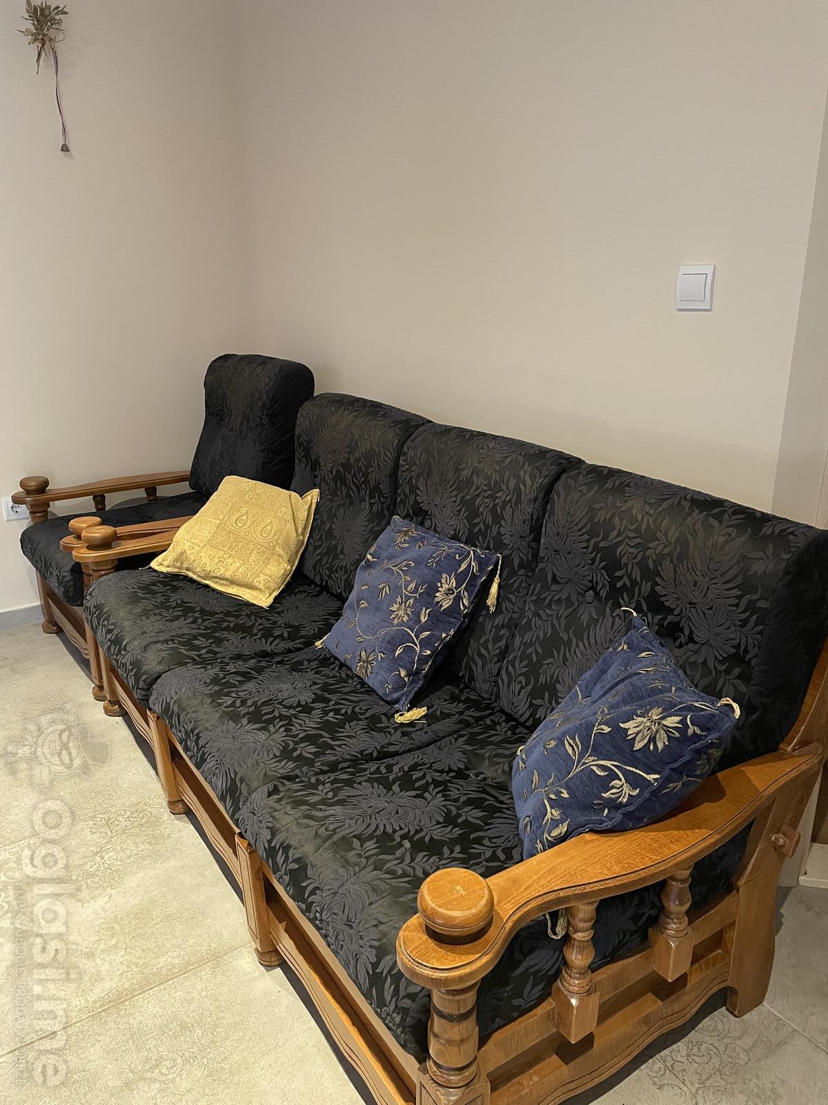 Prodajem trosjed i dvije fotelje - Cijena 150 € - Crna Gora Herceg Novi ...