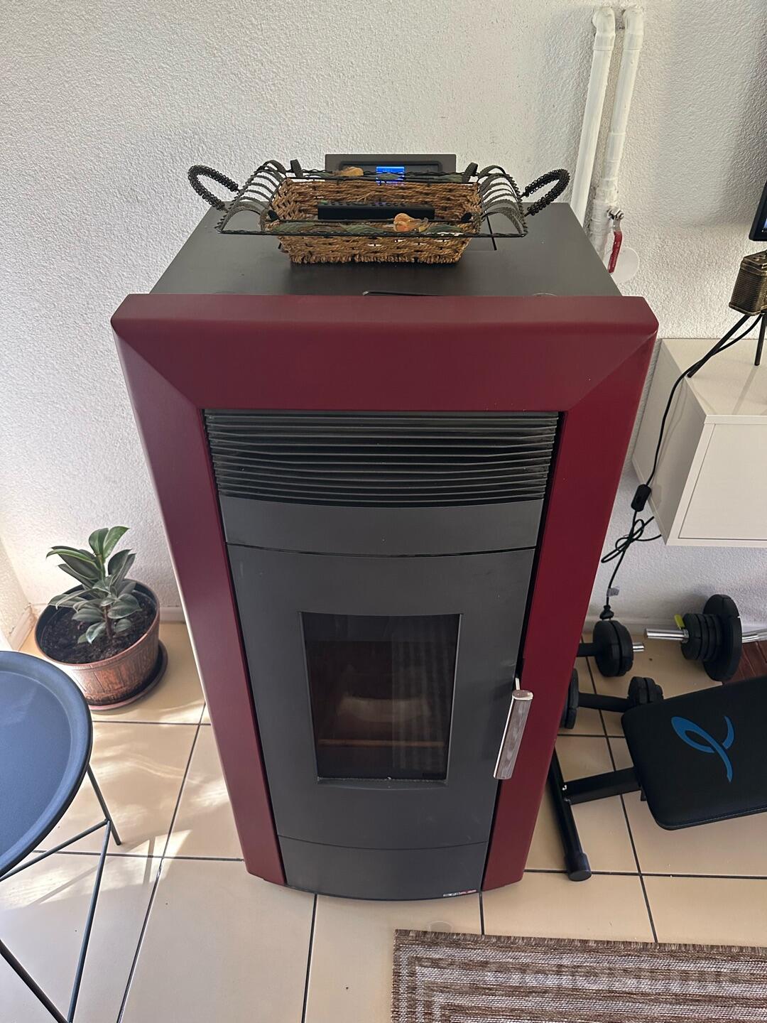 Pec na pelet Alfa 21kw - Cijena 900 € - Crna Gora Bijelo Polje Nikoljac ...