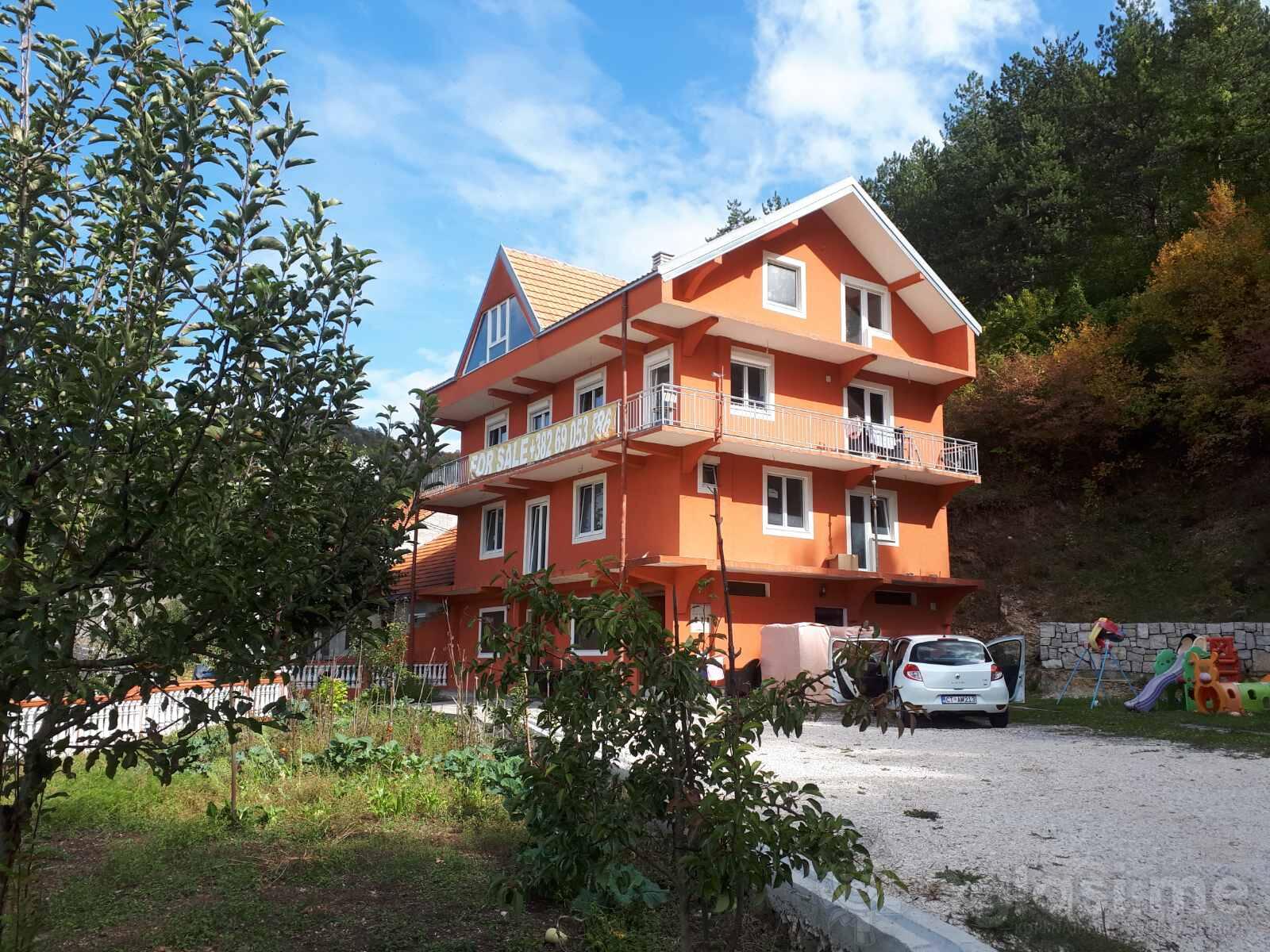 Kuća sa više stanova 540m2 - Cetinje - Cetinje (uži dio) - Cijena ...