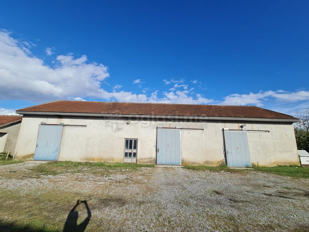 Magacin 200m2 - Podgorica - > Okolina grada - 123 € na dan - 123 ...