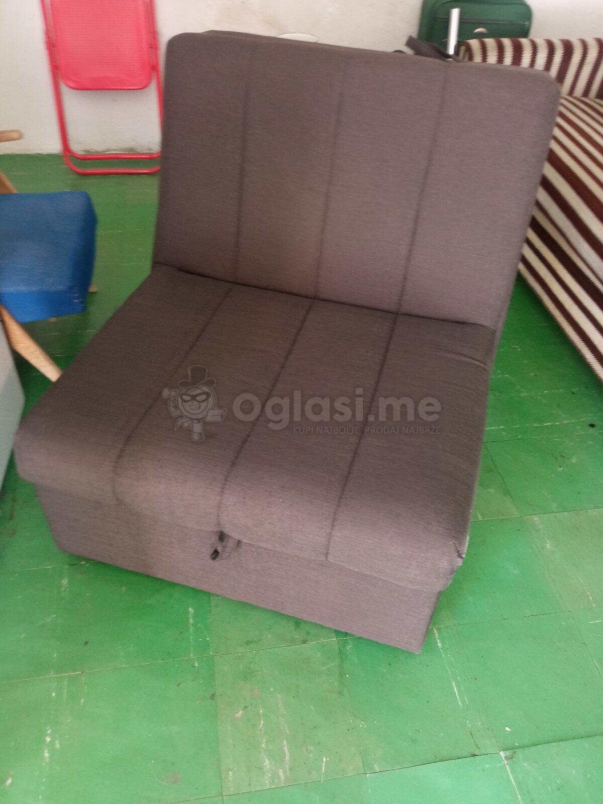 Simpo fotelja na razvlačenje - Cijena 70 € - Crna Gora Nikšić Nikšić ...