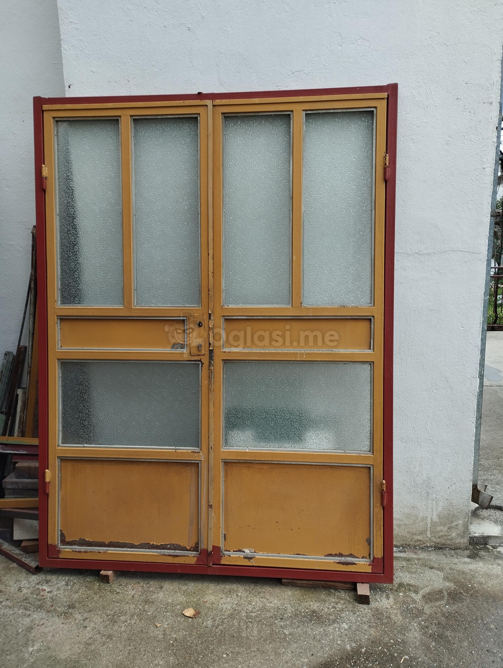 Prodajem polovna metalna dvokrilna vrata - Cijena 200 € - Crna Gora ...